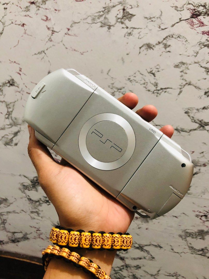 Psp 1000 series good as new heavy duty console, Video Gaming, Video Game Consoles, PlayStation ...