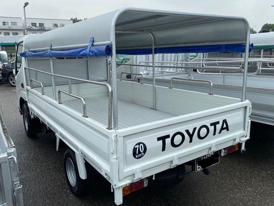 Rent Lorry 10ft Toyota Dyna Full Canopy Manual Diesel Commercial Truck ...