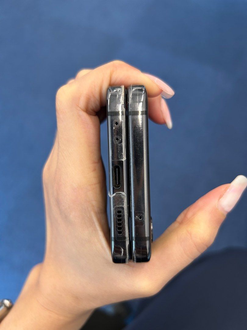 Samsung Z Flip 4 Graphite 256GB, Mobile Phones & Gadgets, Mobile Phones ...