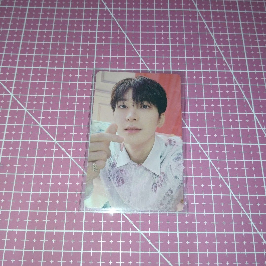 SEVENTEEN WONWOO Seasons Greetings 2023 photocard, Hobbies & Toys, Memorabilia & Collectibles, K ...