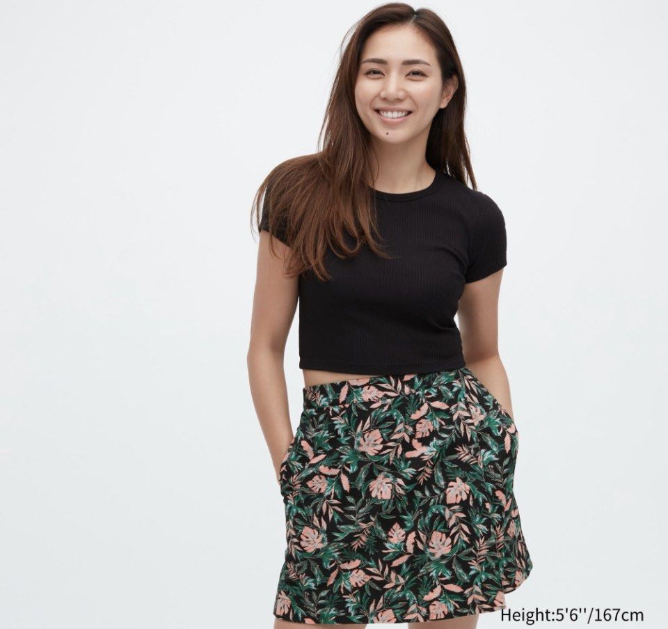Skort uniqlo, Women's Fashion, Bottoms, Skirts on Carousell