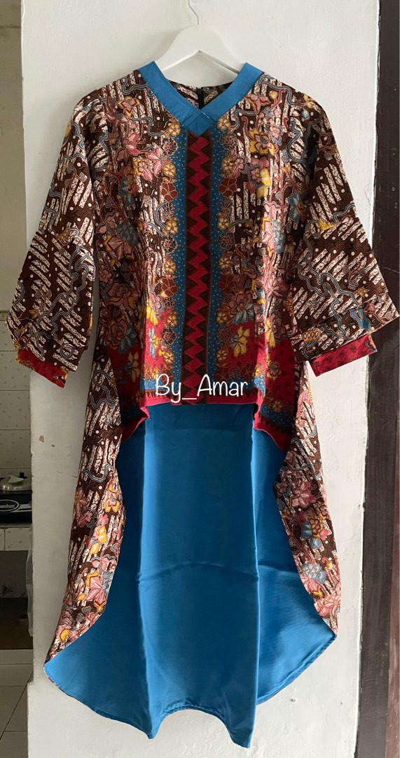 Unique Batik, Fesyen Wanita, Pakaian Wanita, Atasan di Carousell