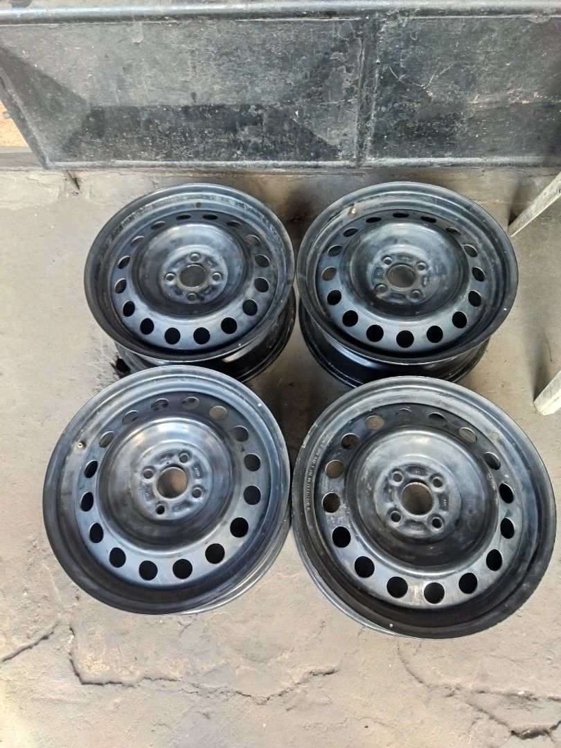 Velg Mobil kaleng besi Ring 16 pcd 4x100 Lobang 4 eks daihatsu rocky on ...
