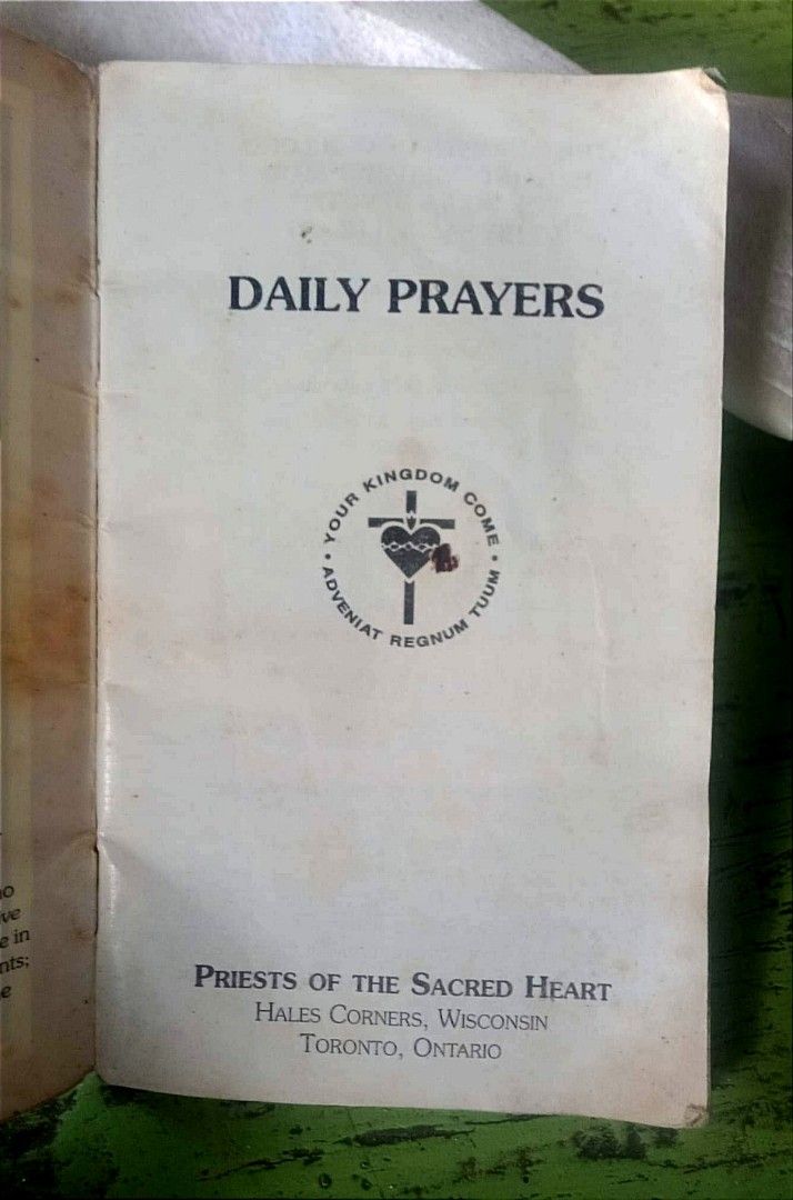 VINTAGE 1970's DAILY PRAYERS BOOKLET BY THE PRIEST OF THE SACRED HEART ...