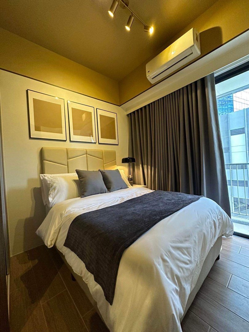 3BR HIGH-END CONDO UNIT AT ST. MORITZ MCKINLEY WITH LUXURIOUS INTERIOR ...
