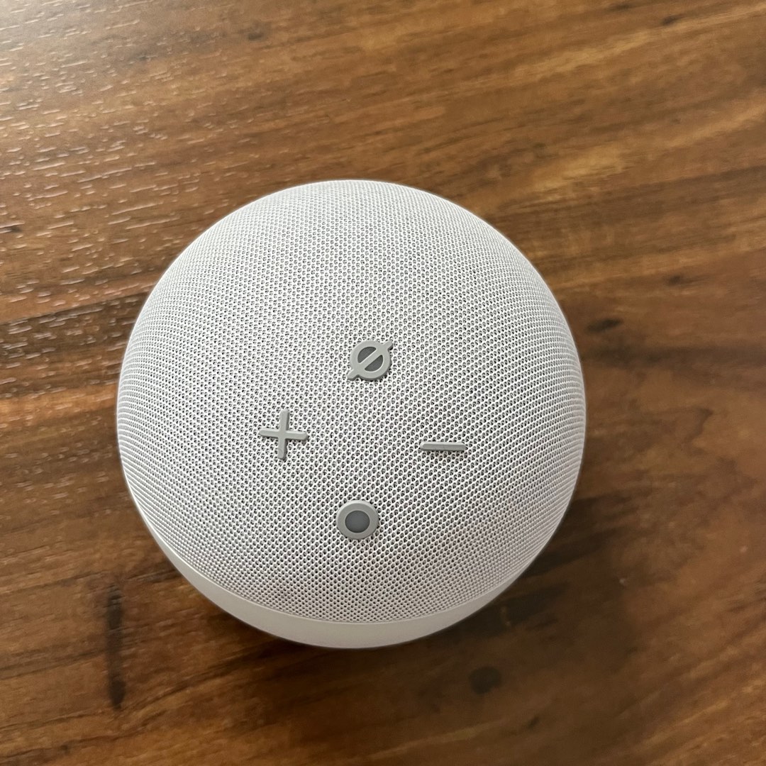 amazon echo dot 4 4th generation alexa (glacier white) on Carousell