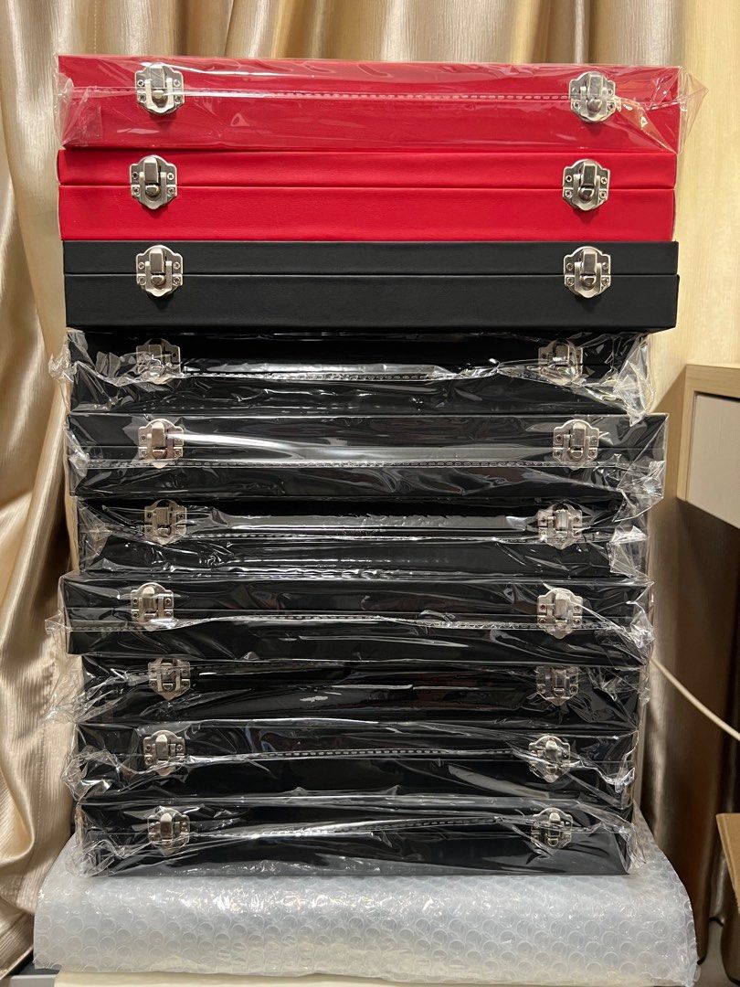 Amulet Storage Box (18 slots), Women's Fashion, Jewelry & Organisers ...