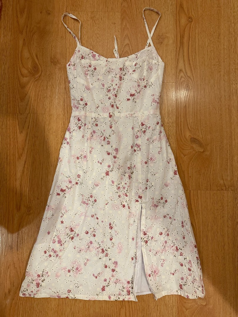 Bacolena Ko sof dress in pink flowers, Women's Fashion, Dresses & Sets ...