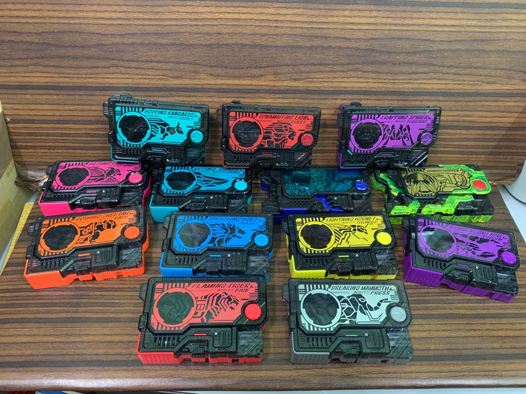 Bandai Kamen Rider Zero One DX progrise Key, Hobbies & Toys, Toys ...