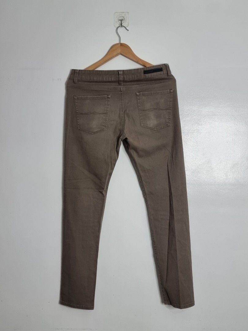 BENCH CHINOS on Carousell
