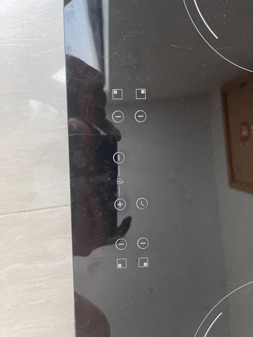 Candy CC64CH 電磁爐, 家庭電器, 廚房電器, 抽油煙機及爐頭 - Carousell
