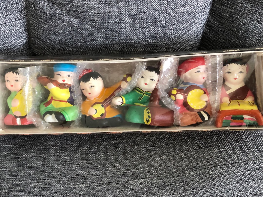 Clay figurines of children playing musical instruments (China), Hobbies ...