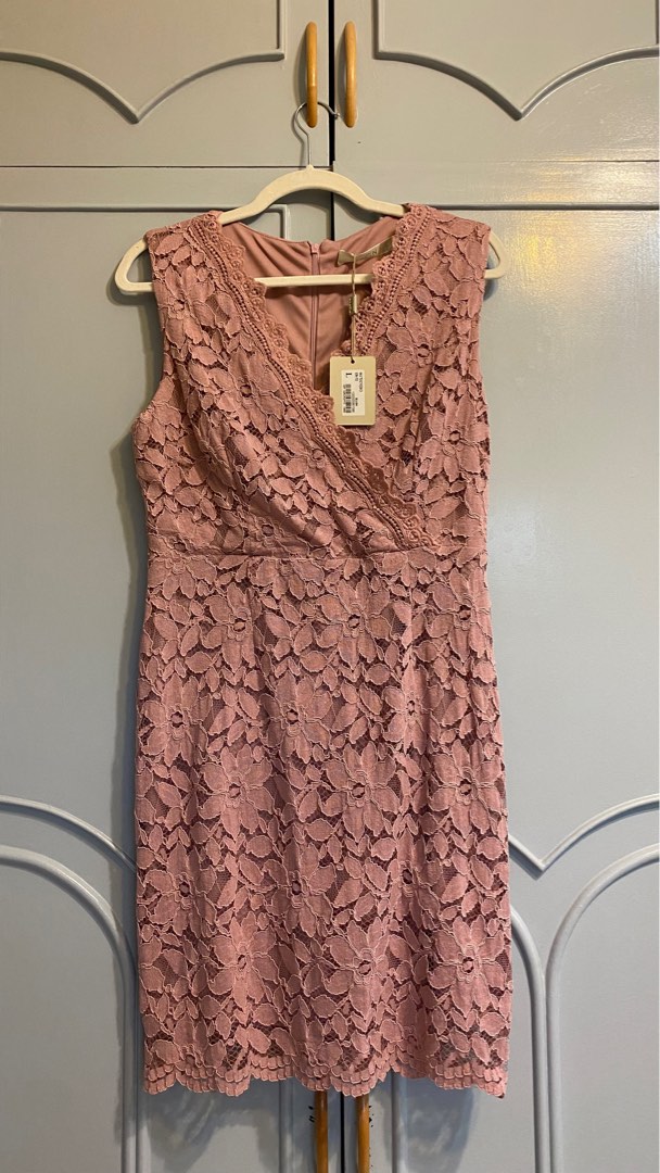 CLN Nero Pink/Dusky Rose Lace Dress, Large on Carousell