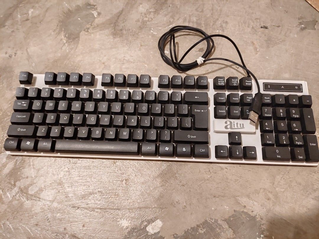 Computer Keyboard with wire on Carousell