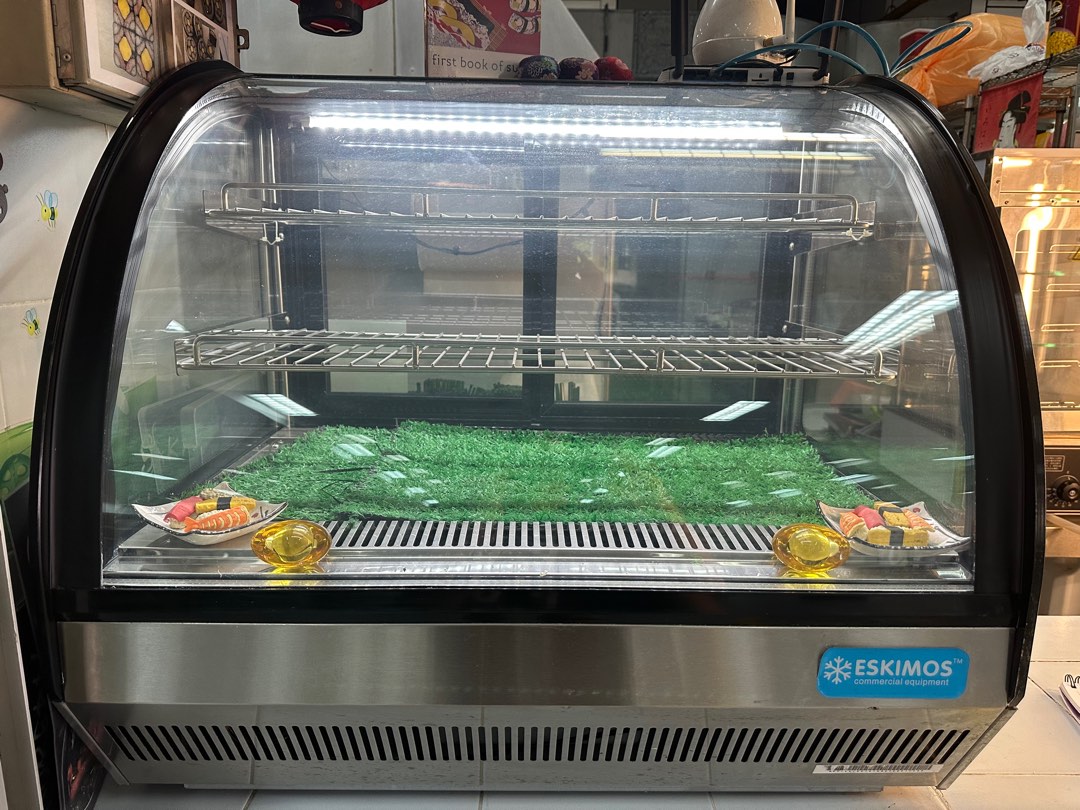 Curve Chillier 70cm X 56cm X 65cm, TV & Home Appliances, Kitchen ...