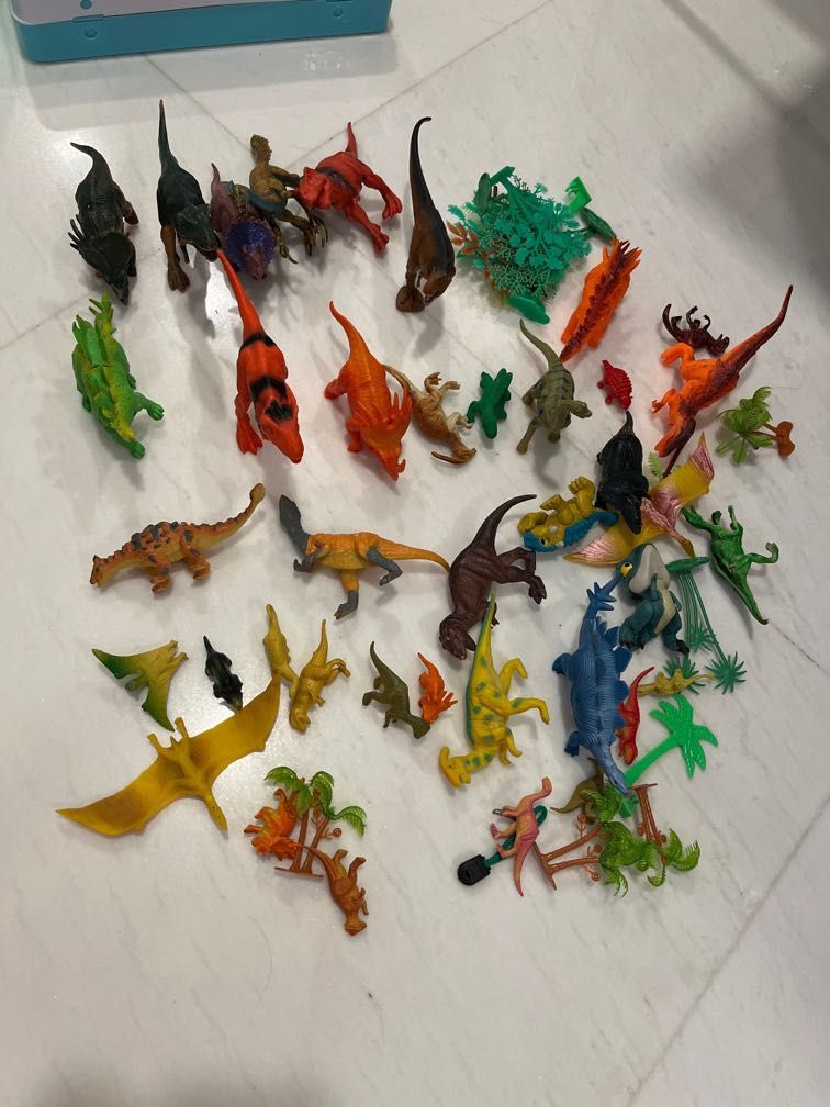 Dinosaur toys, Hobbies & Toys, Toys & Games on Carousell