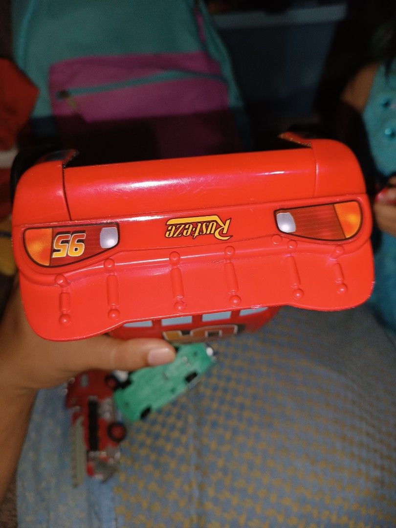 DISNEY CARS LIGHTNING MCQUEEN race track inside, Hobbies & Toys, Toys ...