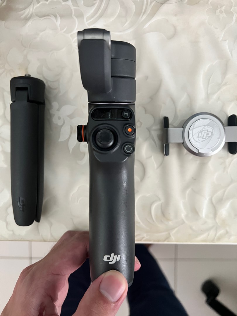 DJI Osmo mobile 6, Photography, Photography Accessories, Gimbals & Stabilisers on Carousell