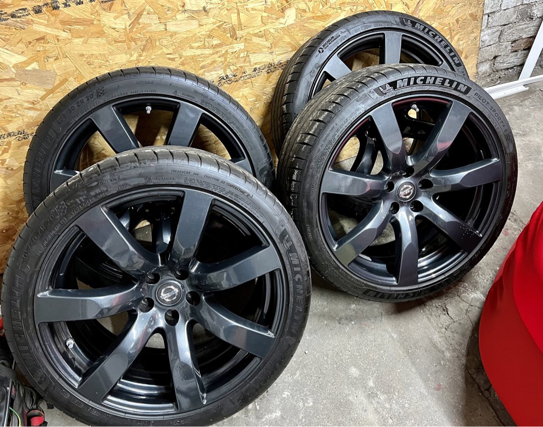 Gtr r35 stock rims (no tyres), Car Accessories, Tyres & Rims on Carousell