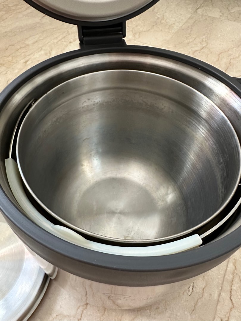 La Gourmet Sakura Thermal Pot, Furniture & Home Living, Kitchenware ...