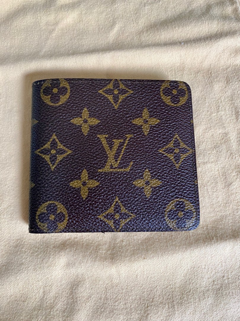 LV Mono Mens Short Wallet (M), Luxury, Bags & Wallets on Carousell