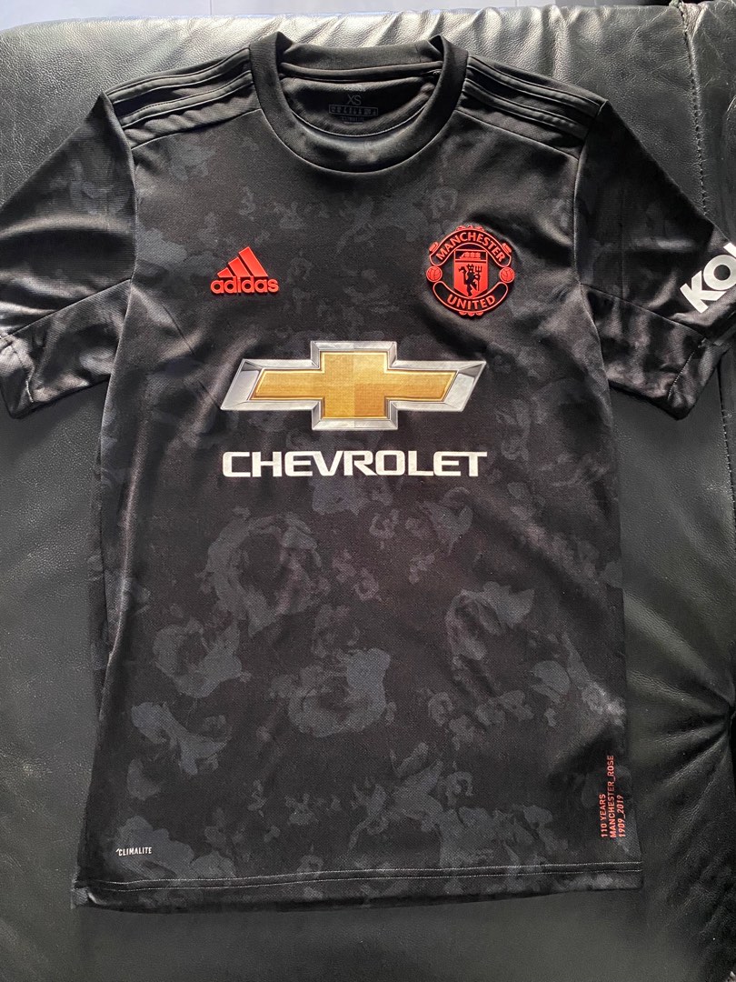 Manchester United 19/20 third kit, Men's Fashion, Activewear on Carousell