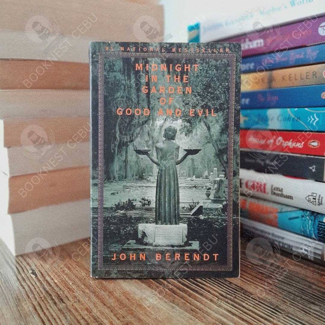 Midnight in the Garden of Good and Evil by John Berendt, Hobbies & Toys ...