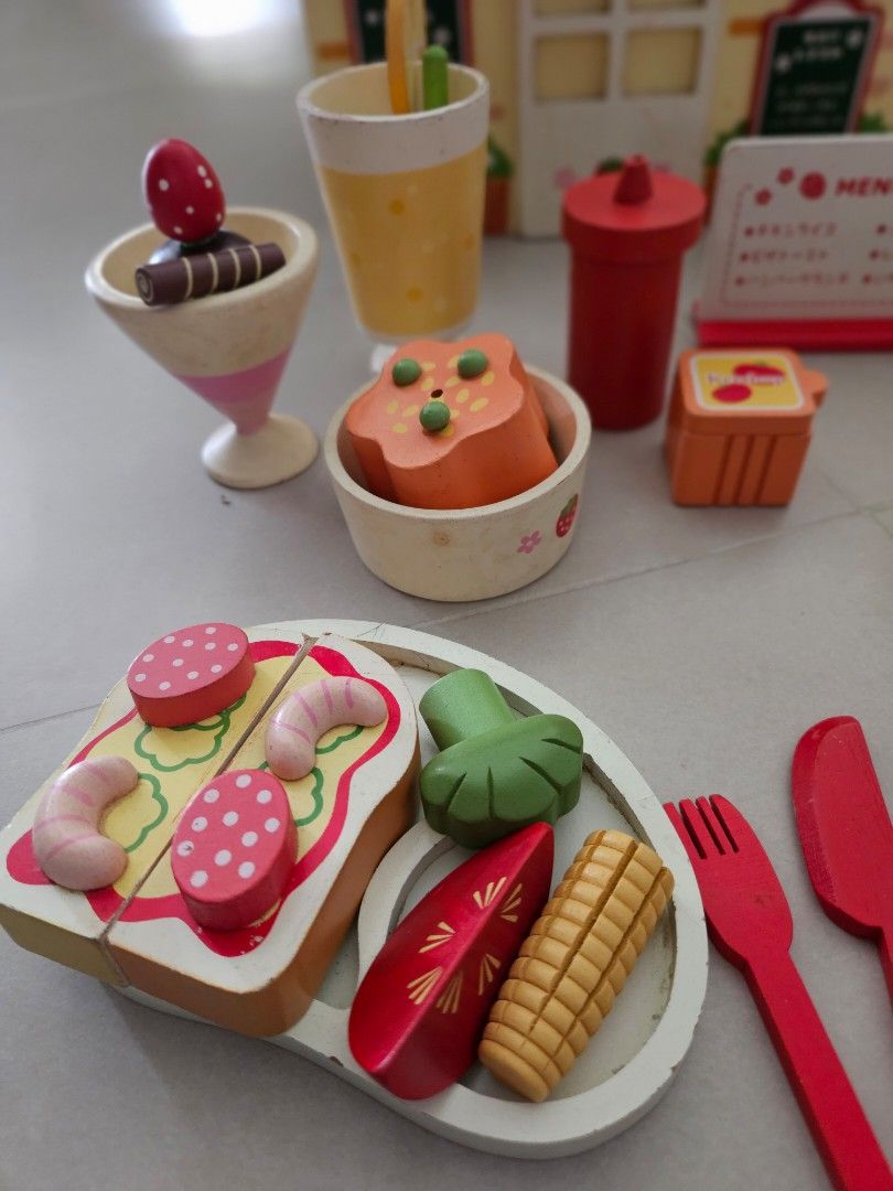 Mother Garden Strawberry Restaurant playset, Hobbies & Toys, Toys ...