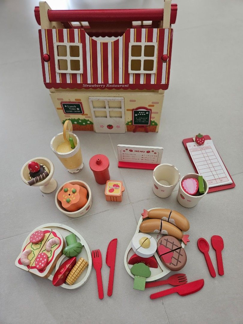 Mother Garden Strawberry Restaurant playset, Hobbies & Toys, Toys ...