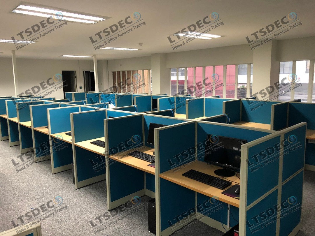 New Modular Table Office Partition / Bpo Cubicles desks Office ...