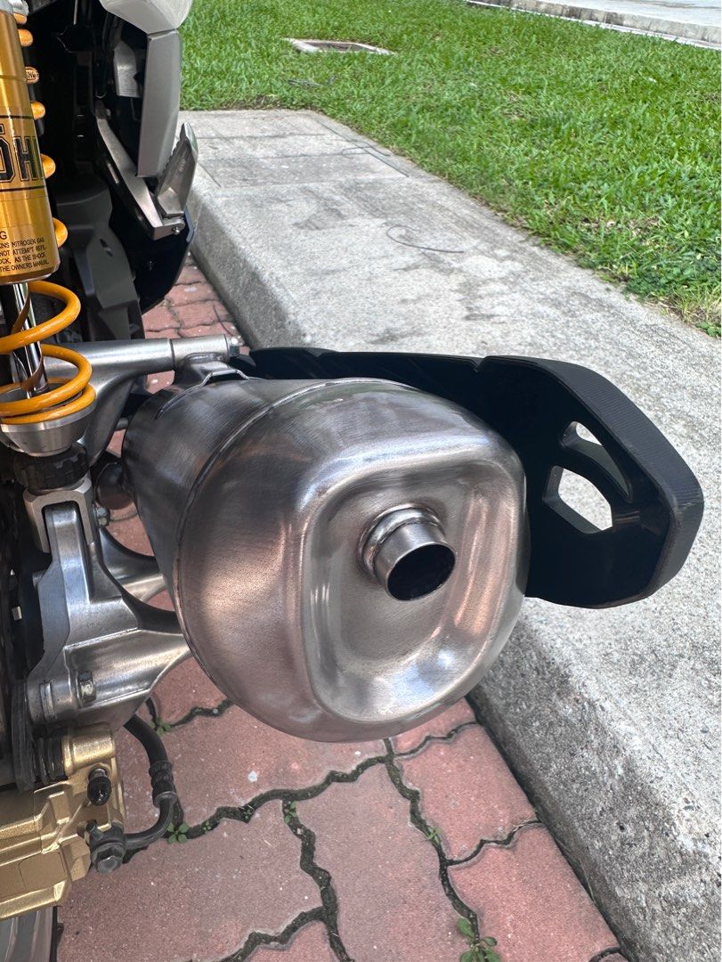 Yamaha Nmax / Aerox stock exhaust, Motorcycles, Motorcycle Accessories ...