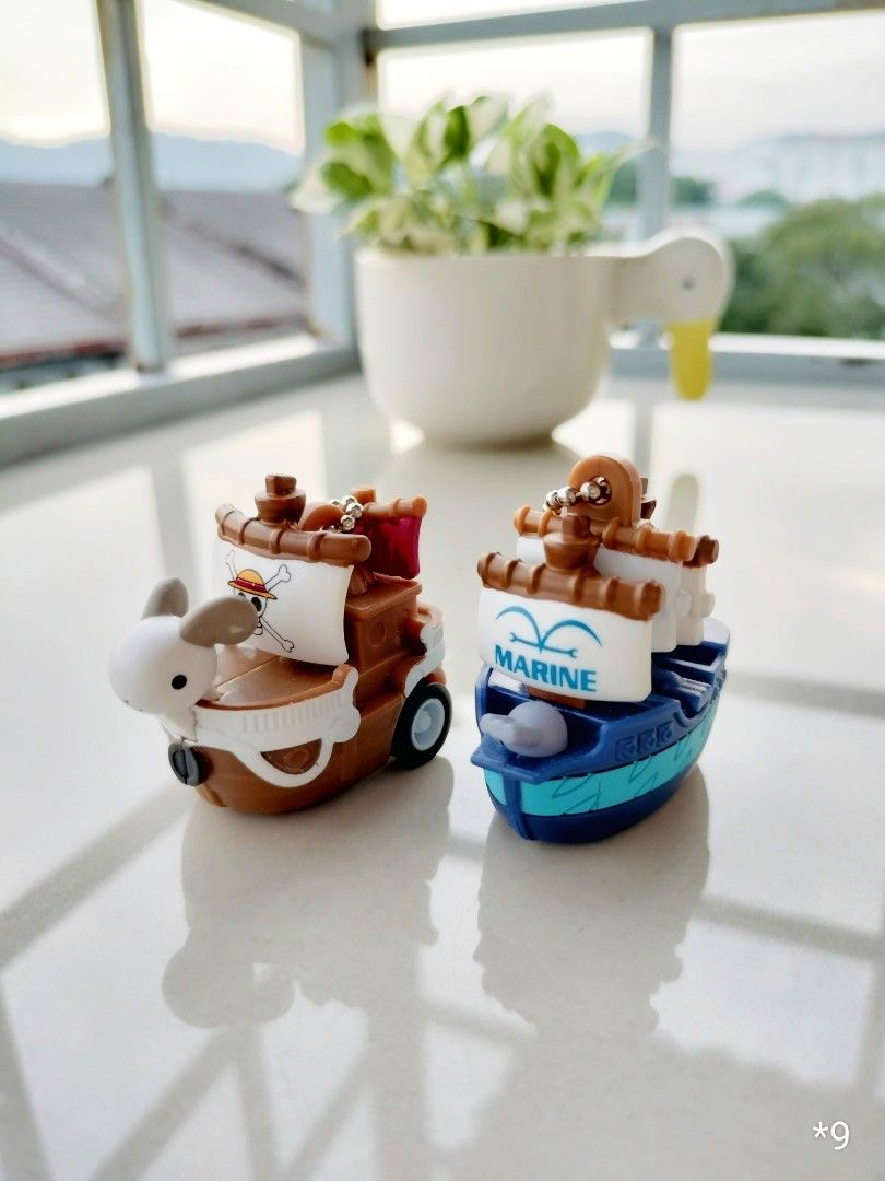 One Piece Marine Ship& Going Merry Ship figure keychain, Hobbies & Toys ...