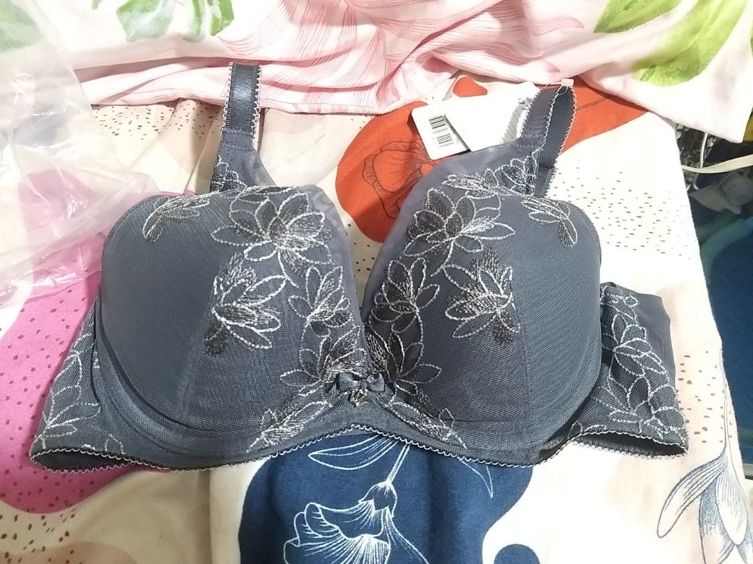 Original Triumph Bra - 36b/80b, Women's Fashion, Undergarments & Loungewear on Carousell