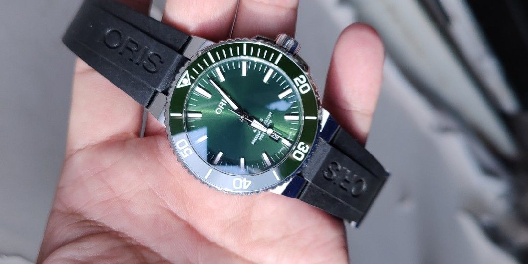 Oris aquis green hulk, Men's Fashion, Watches & Accessories, Watches on ...