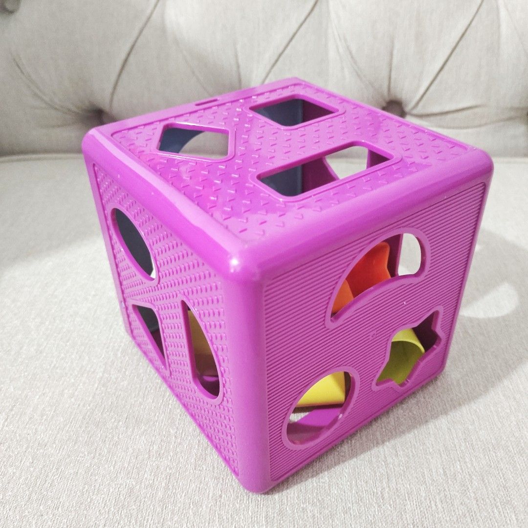 [PLAYSKOOL] Shape sorter box, Hobbies & Toys, Toys & Games on Carousell