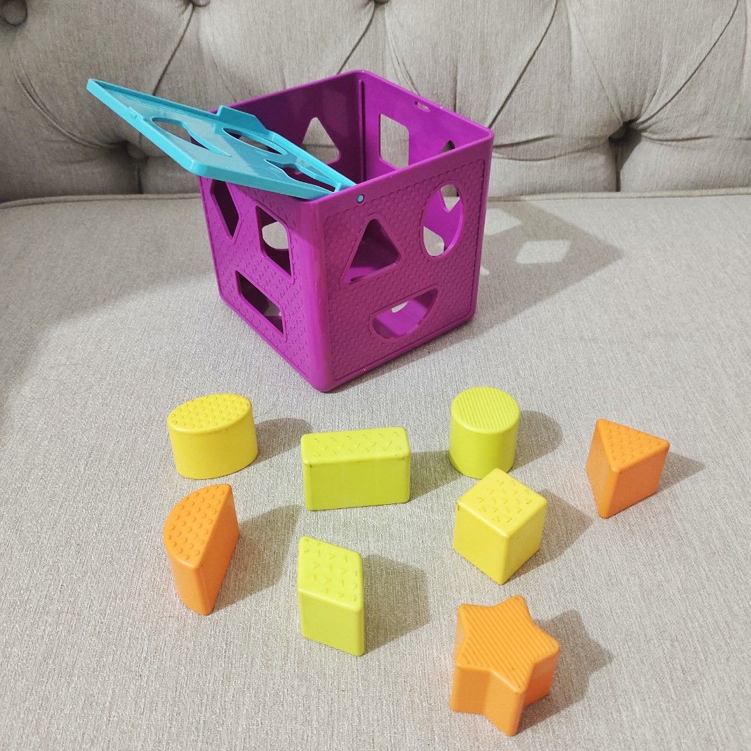 [PLAYSKOOL] Shape sorter box, Hobbies & Toys, Toys & Games on Carousell