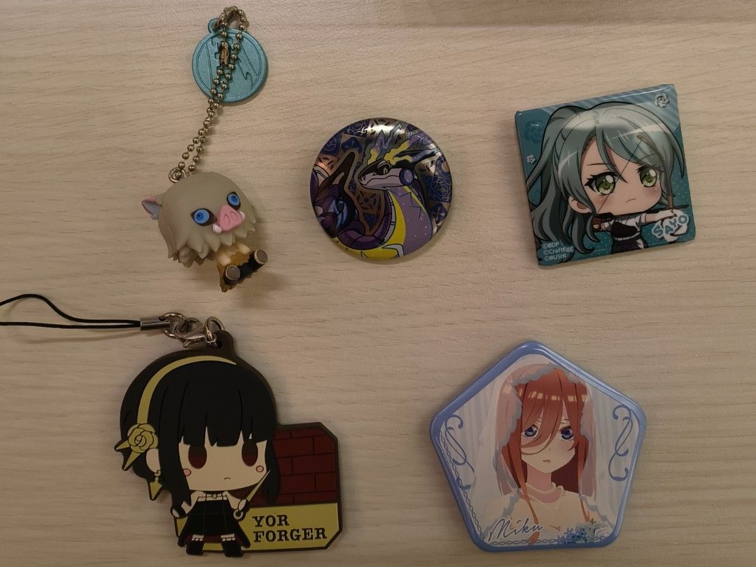 Random Anime/Vtuber Badges & Keychains|, Hobbies & Toys, Memorabilia ...