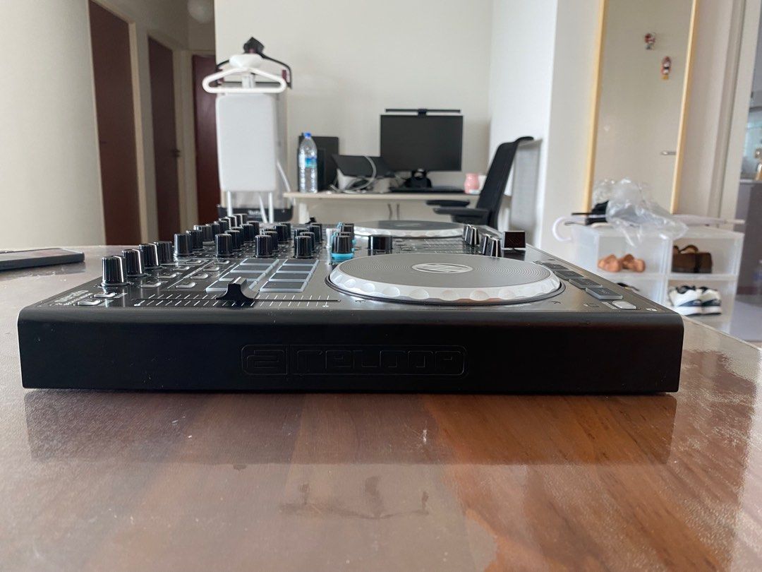 Reloop Terminal Mix 8 DJ Controller 4 -channels with DJ Bag, Audio ...