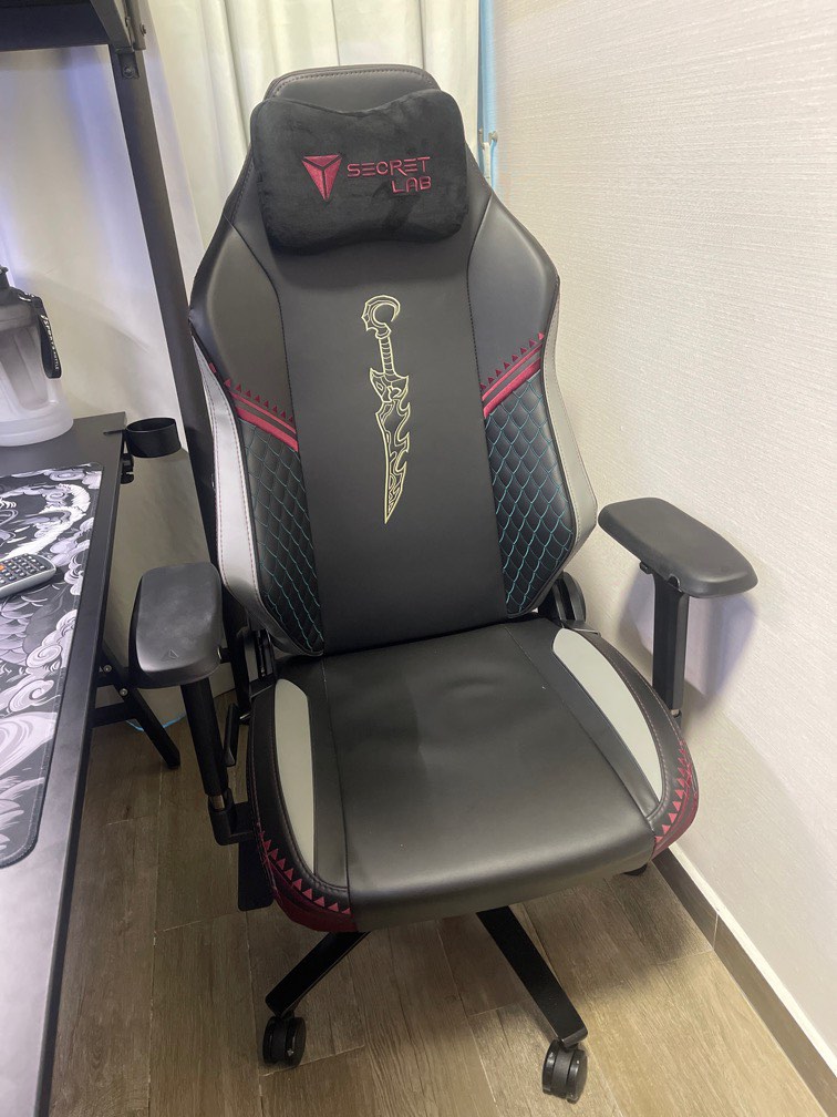Secretlab Titan Evo 2022 - League of Legends Edition (Pyke), Furniture ...
