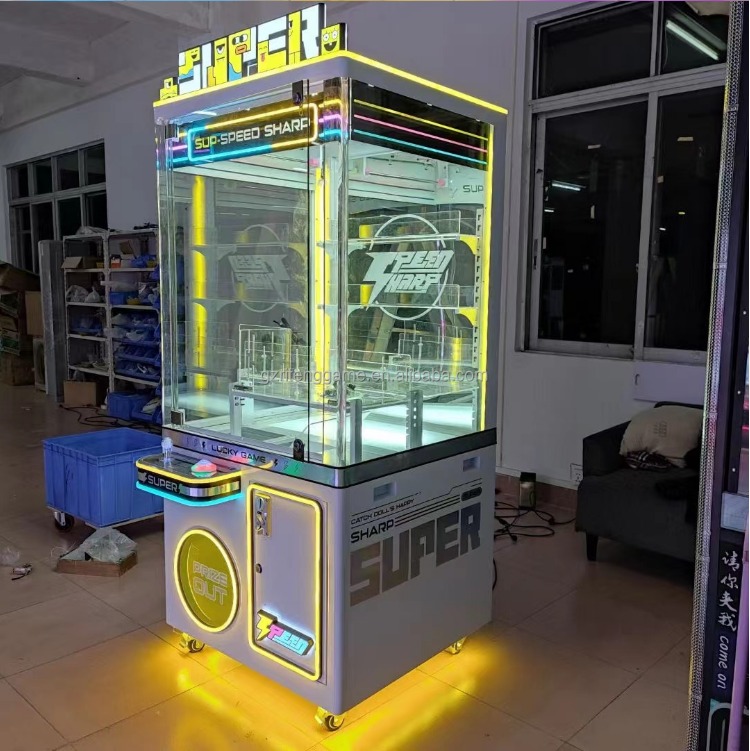 SUPER Coin Operated Claw Machine, Sports Equipment, Other Sports ...