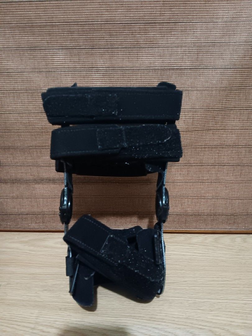 Townsend Rebel Knee Support on Carousell