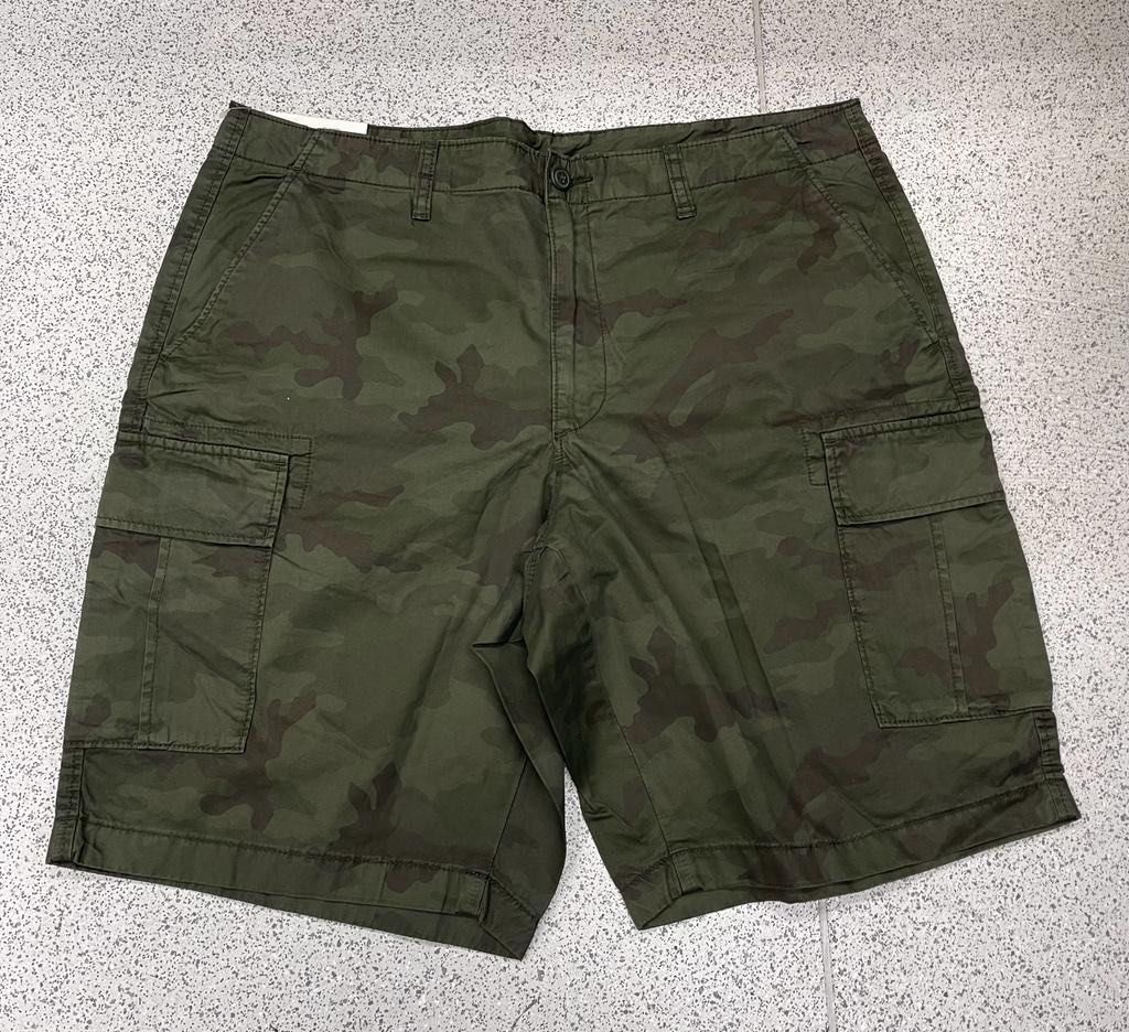 Uniqlo Camouflage Cargo Shorts, Men's Fashion, Bottoms, Shorts on Carousell