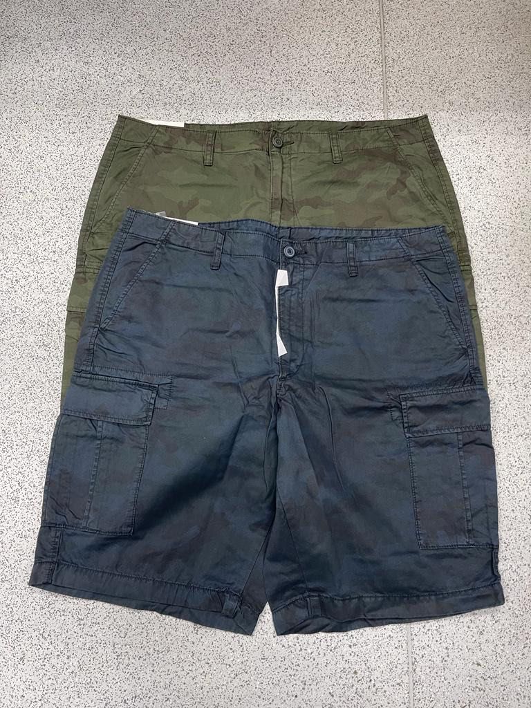 Uniqlo Camouflage Cargo Shorts, Men's Fashion, Bottoms, Shorts on Carousell