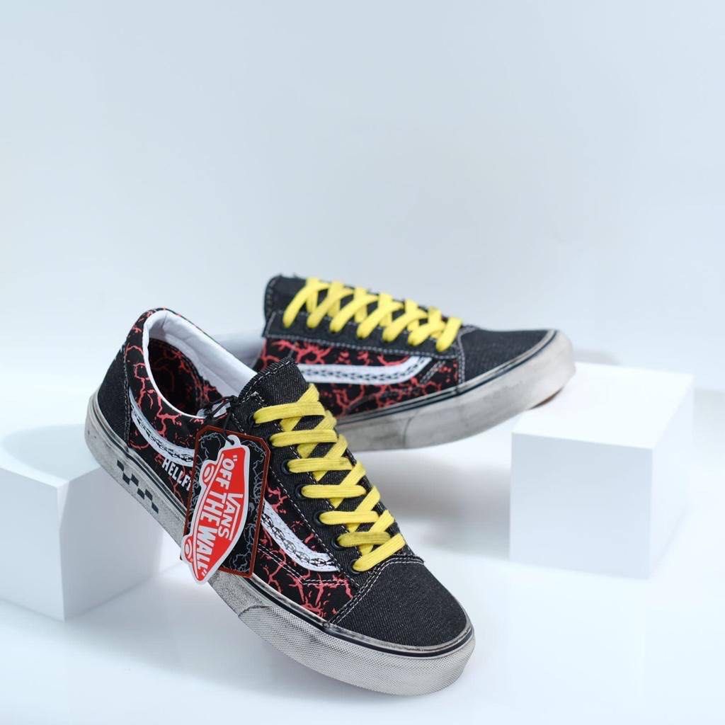 Vans Style 36 x Stranger Things, Fesyen Pria, Sepatu , Sneakers di ...