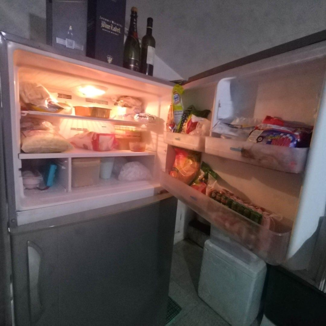 Whirlpool ref, TV & Home Appliances, Other Home Appliances on Carousell
