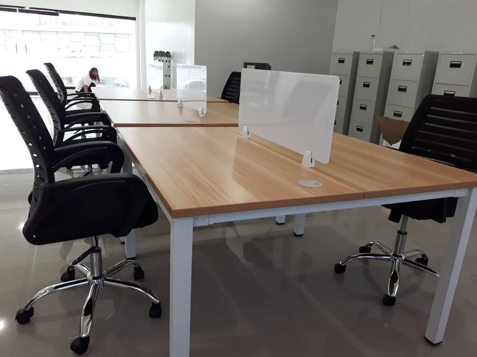 WORKSTATION TABLE WITH ACRYLIC SCREEN PANEL on Carousell