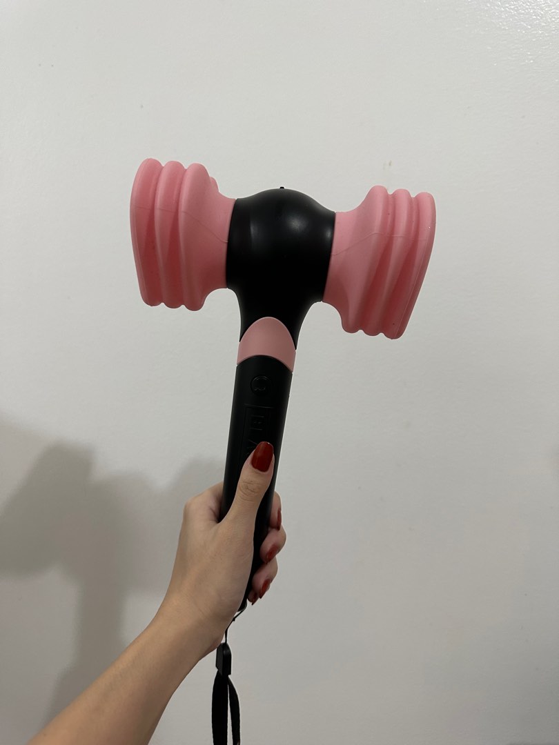 WTS LFB: Blackpink Hammer Bong Official Light Stick ver.2, Hobbies ...