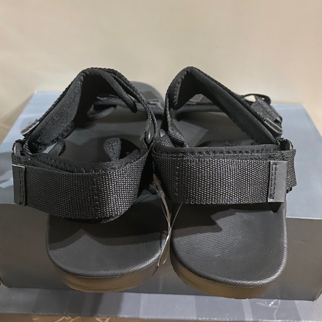 全新 似Teva 休閒運動涼鞋 24cm(24.5也可穿） 帶子前面後面都可調節 工裝 山系 日系, 她的時尚, 鞋, 涼鞋在旋轉拍賣