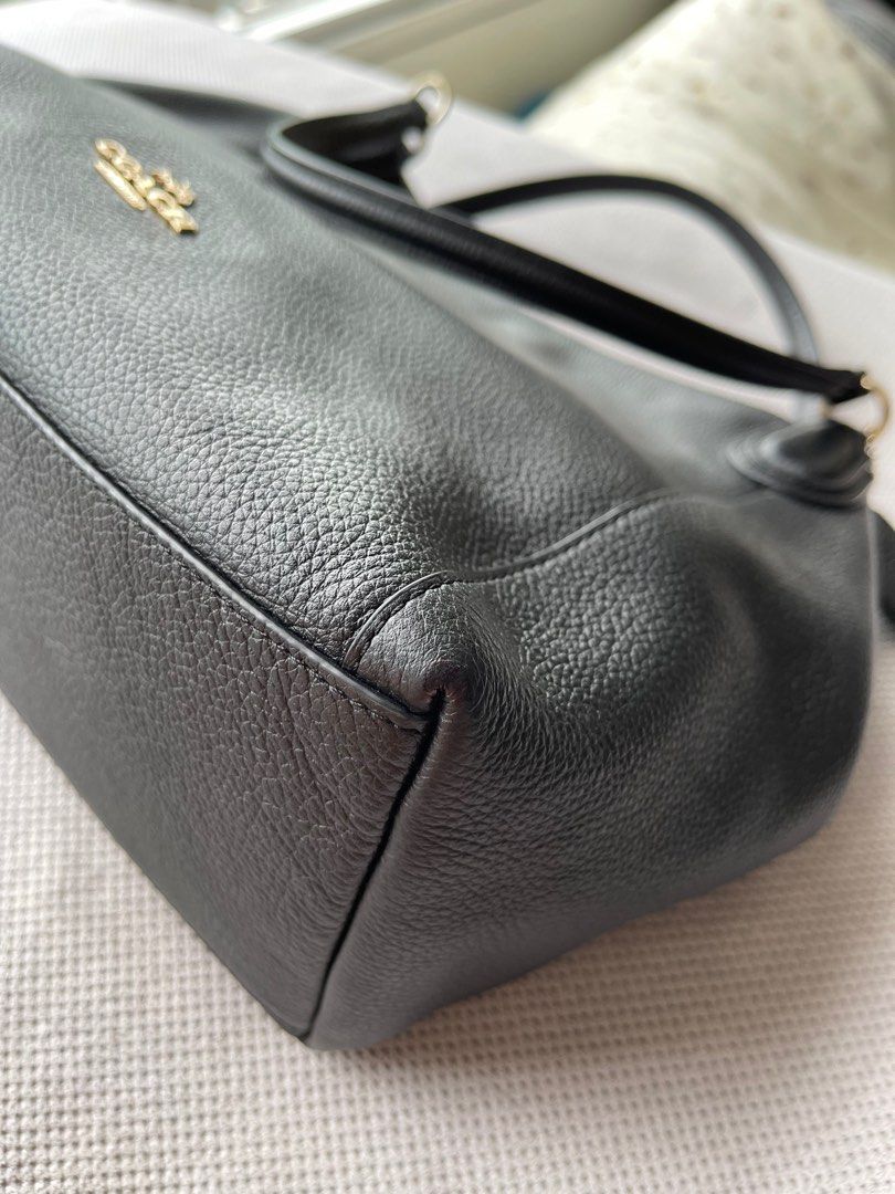 Authentic Coach 2 way Bag, Women's Fashion, Bags & Wallets, Cross-body ...