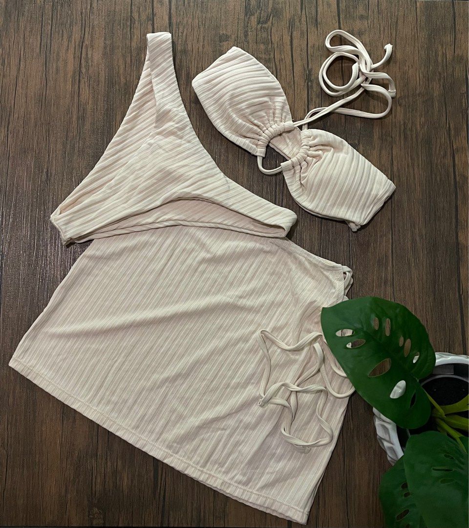 Bikini set (top, bottom, cover up) on Carousell Bikini set (top, bottom, cover up) on Carousell